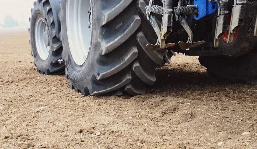 Impact of the dynamic rolling circumference of agricultural tyres